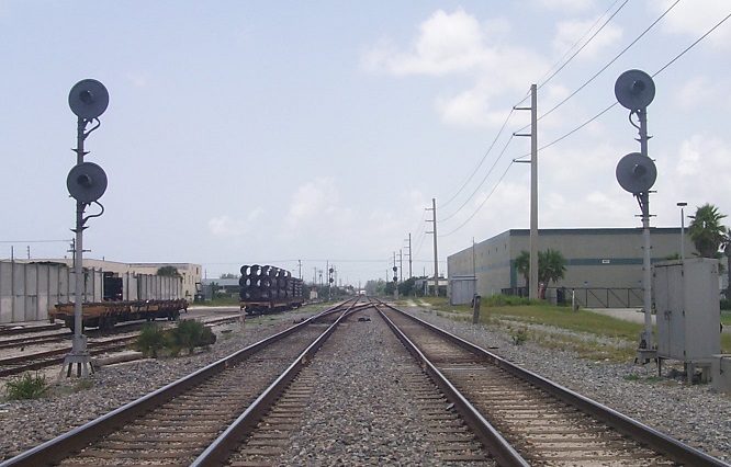 F.E.C. Ft. Lauderdale Train Vistas - Bote's Rail Pages